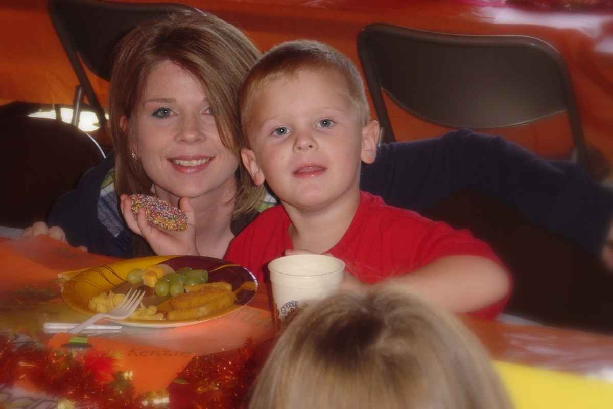 About Teresa – The How To Mom