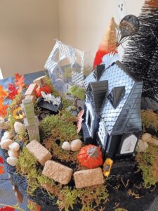 How To Make A Haunted House Tabletop Scene – The How To Mom