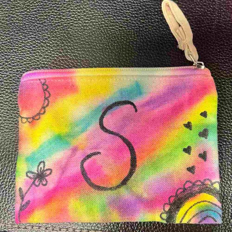 How to Tie Dye with Sharpies (Quick And Simple Craft Project) – The How ...