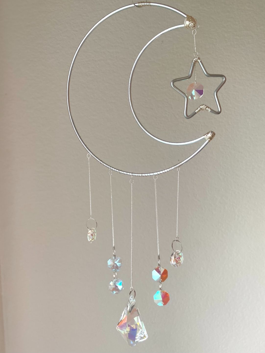 DIY Moon Suncatcher – Simple Craft Idea! – The How To Mom