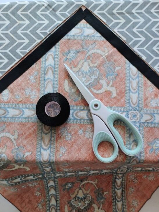 Easy DIY No Sew Apron Idea (Upcycled Dinner Napkins) – The How To Mom